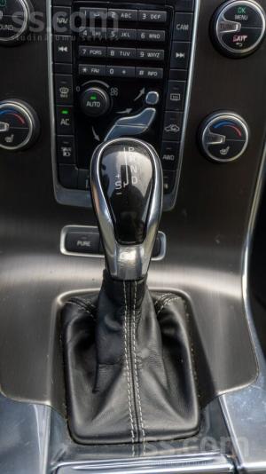 Zils Volvo V60 2013 Rīga, ar dzinēja tilpumu 2.40 L un nobraukumu 334 tūkst. km par 4590 €, foto 16 vietnē AUTOMOTO.COM.LV