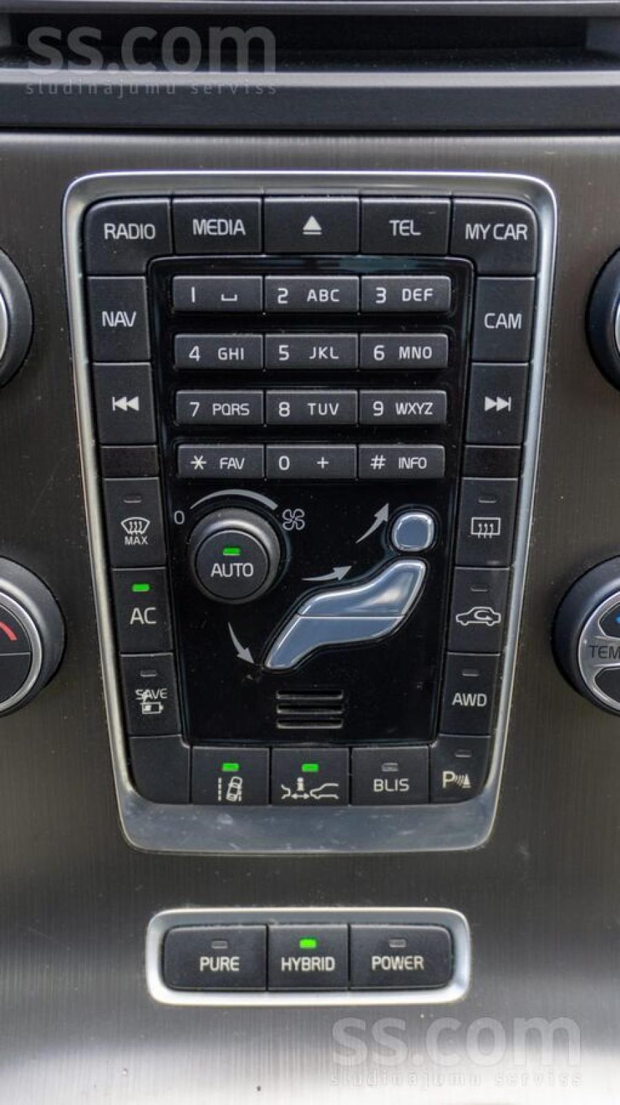 Zils Volvo V60 2013 Rīga, ar dzinēja tilpumu 2.40 L un nobraukumu 334 tūkst. km par 4590 €, foto 17 vietnē AUTOMOTO.COM.LV