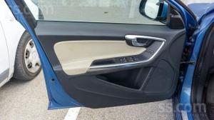 Zils Volvo V60 2013 Rīga, ar dzinēja tilpumu 2.40 L un nobraukumu 334 tūkst. km par 4590 €, foto 23 vietnē AUTOMOTO.COM.LV