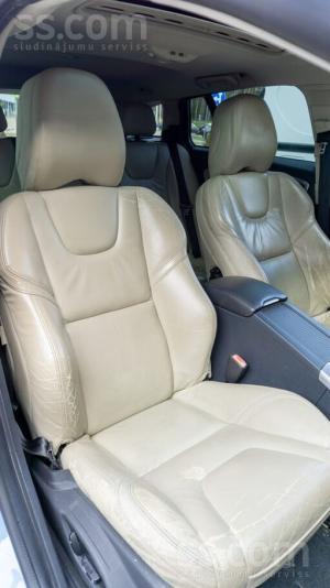 Zils Volvo V60 2013 Rīga, ar dzinēja tilpumu 2.40 L un nobraukumu 334 tūkst. km par 4590 €, foto 25 vietnē AUTOMOTO.COM.LV