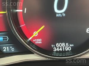 Zils Volvo V60 2013 Rīga, ar dzinēja tilpumu 2.40 L un nobraukumu 345 tūkst. km par 7150 €, foto 5 vietnē AUTOMOTO.COM.LV