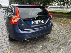 Zils Volvo V60 2013 Rīga, ar dzinēja tilpumu 2.40 L un nobraukumu 345 tūkst. km par 7150 €, foto 7 vietnē AUTOMOTO.COM.LV