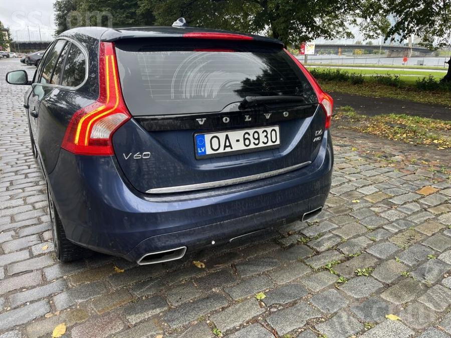 Zils Volvo V60 2013 Rīga, ar dzinēja tilpumu 2.40 L un nobraukumu 345 tūkst. km par 7150 €, foto 7 vietnē AUTOMOTO.COM.LV