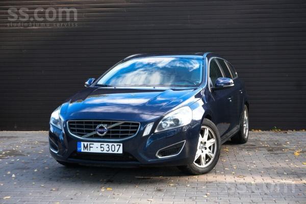 Zils Volvo V60 2013 Rīga, ar dzinēja tilpumu 2.00 L un nobraukumu 328 tūkst. km par 4990 €, foto 1 vietnē AUTOMOTO.COM.LV