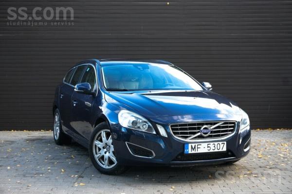 Zils Volvo V60 2013 Rīga, ar dzinēja tilpumu 2.00 L un nobraukumu 328 tūkst. km par 4990 €, foto 3 vietnē AUTOMOTO.COM.LV