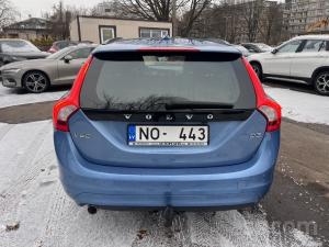 Blue Volvo V60 2014 in Riga, with an engine capacity of 2.00 L and mileage of 228 thousand km for 7550 €, photo 5 on AUTOMOTO.COM.LV