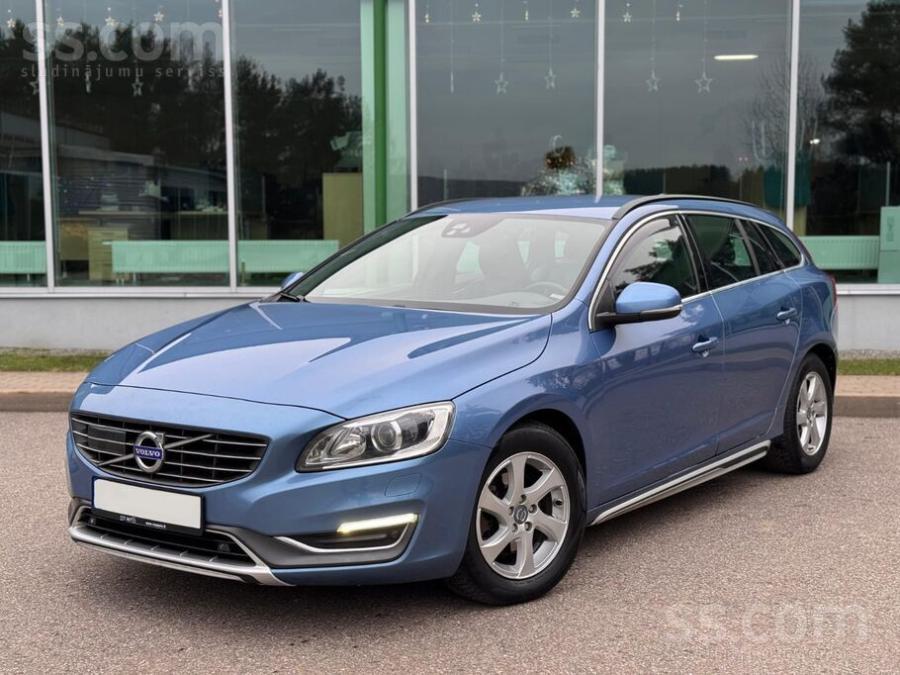 Blue Volvo V60 2014 in Riga, with an engine capacity of 2.00 L and mileage of 240 thousand km for 7700 €, photo 1 on AUTOMOTO.COM.LV