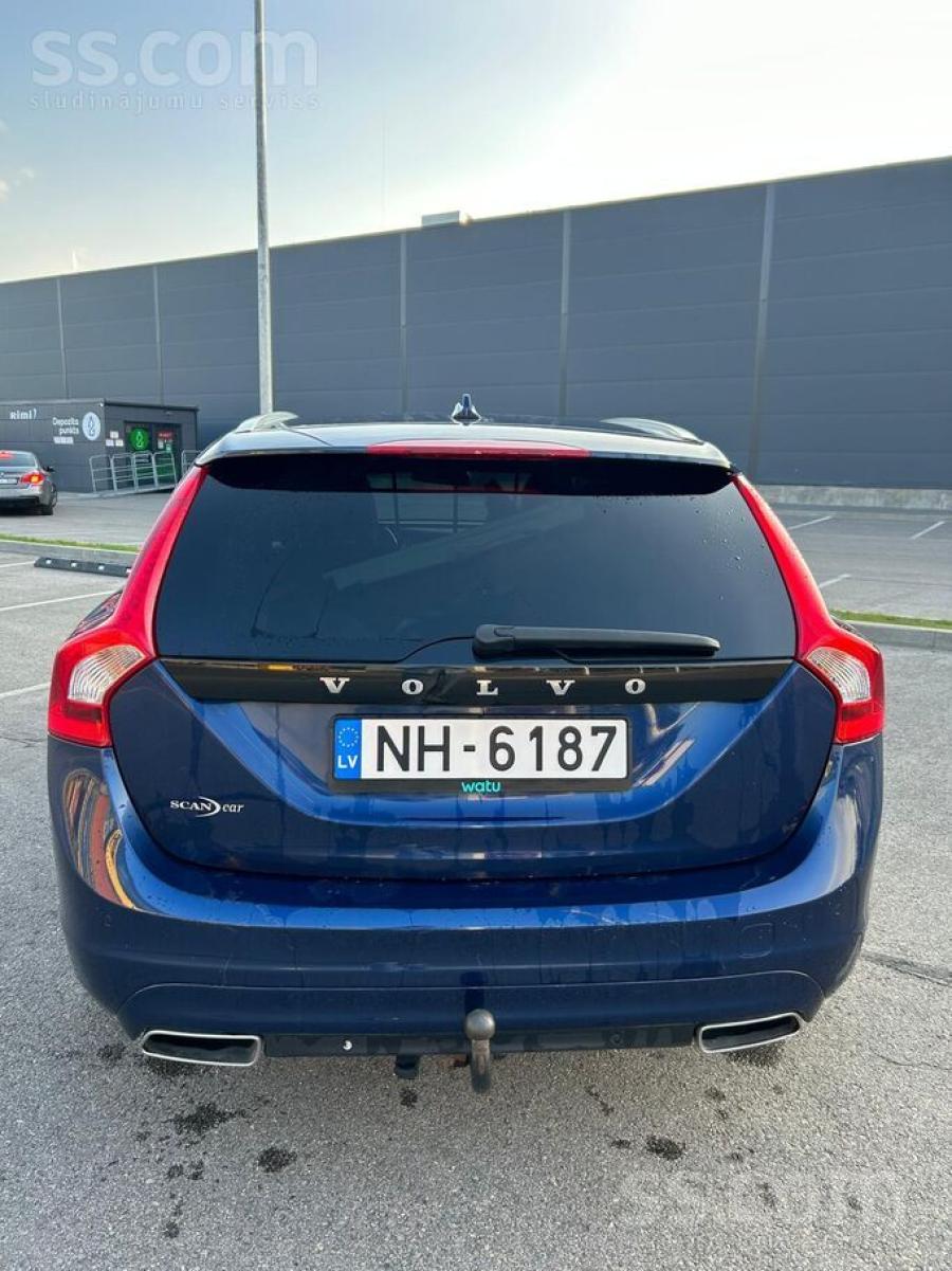 Zils Volvo V60 2014 Rīga, ar dzinēja tilpumu 2.00 L un nobraukumu 254 tūkst. km par 8000 €, foto 6 vietnē AUTOMOTO.COM.LV