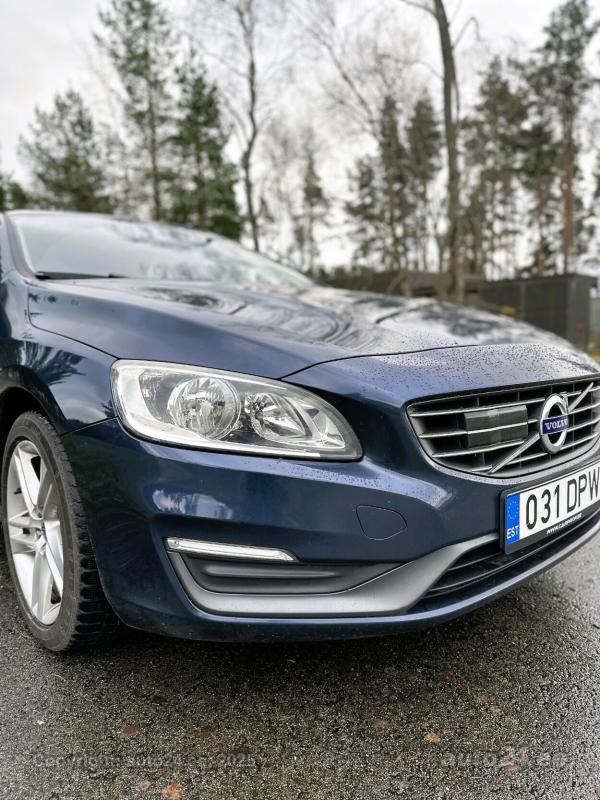 Blue Volvo V60 2014 in Tallinn, with an engine capacity of 2.00 L and mileage of 185 thousand km for 8500 €, photo 3 on AUTOMOTO.COM.LV