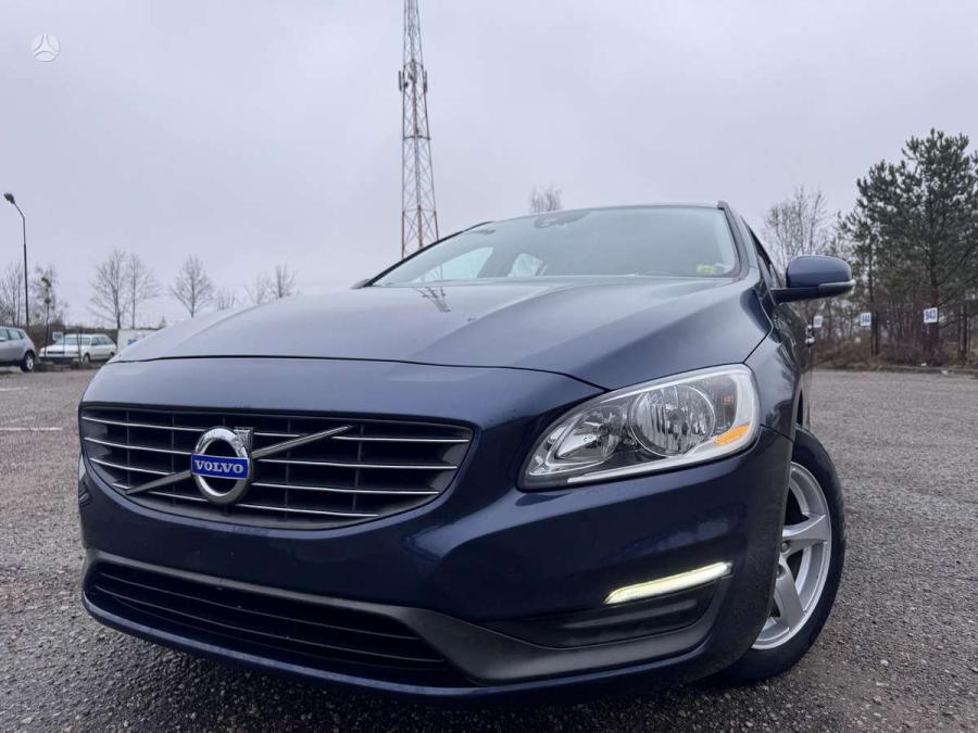 Zils Volvo V60 2014 Alīta, ar dzinēja tilpumu 1.56 L un nobraukumu 266 tūkst. km par 6500 €, foto 2 vietnē AUTOMOTO.COM.LV