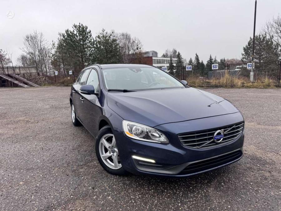 Zils Volvo V60 2014 Alīta, ar dzinēja tilpumu 1.56 L un nobraukumu 266 tūkst. km par 6500 €, foto 3 vietnē AUTOMOTO.COM.LV