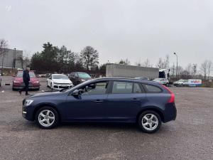 Zils Volvo V60 2014 Alīta, ar dzinēja tilpumu 1.56 L un nobraukumu 266 tūkst. km par 6500 €, foto 6 vietnē AUTOMOTO.COM.LV