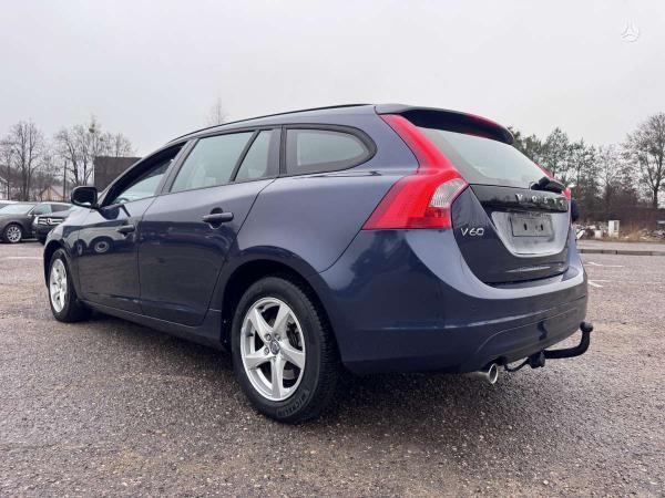 Blue Volvo V60 2014 in Alytus, with an engine capacity of 1.56 L and mileage of 266 thousand km for 6500 €, photo 9 on AUTOMOTO.COM.LV