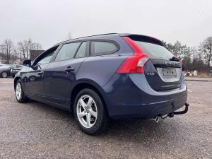 Zils Volvo V60 2014 Alīta, ar dzinēja tilpumu 1.56 L un nobraukumu 266 tūkst. km par 6500 €, foto 9 vietnē AUTOMOTO.COM.LV