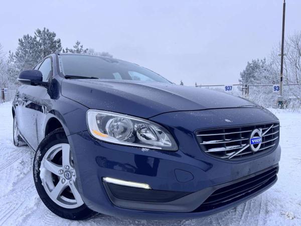 Blue Volvo V60 2014 in Alytus, with an engine capacity of 1.56 L and mileage of 261 thousand km for 6500 €, photo 1 on AUTOMOTO.COM.LV