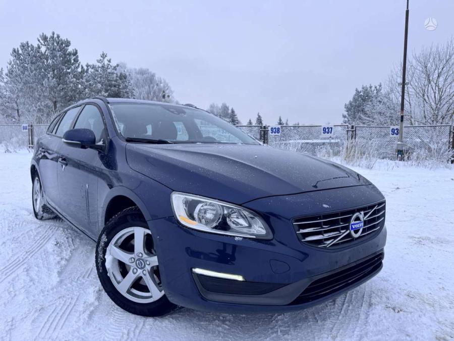 Zils Volvo V60 2014 Alīta, ar dzinēja tilpumu 1.56 L un nobraukumu 261 tūkst. km par 6500 €, foto 3 vietnē AUTOMOTO.COM.LV