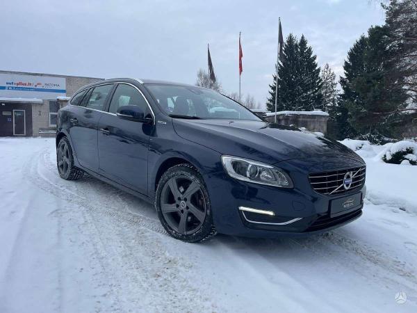 Blue Volvo V60 2014 in Kazlu Ruda, with an engine capacity of 2.40 L and mileage of 250 thousand km for 7000 €, photo 5 on AUTOMOTO.COM.LV