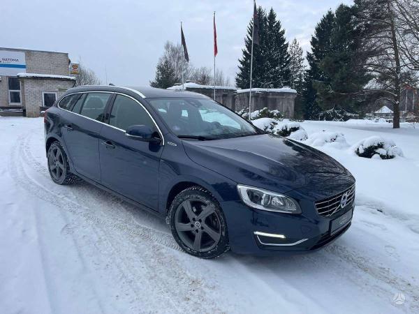 Blue Volvo V60 2014 in Kazlu Ruda, with an engine capacity of 2.40 L and mileage of 250 thousand km for 7000 €, photo 6 on AUTOMOTO.COM.LV