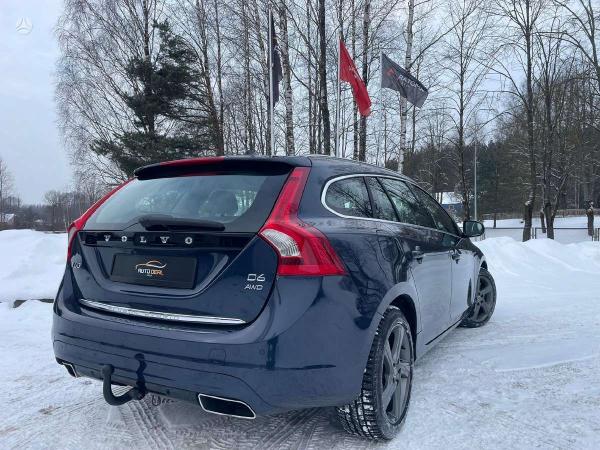 Blue Volvo V60 2014 in Kazlu Ruda, with an engine capacity of 2.40 L and mileage of 250 thousand km for 7000 €, photo 7 on AUTOMOTO.COM.LV