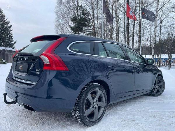 Blue Volvo V60 2014 in Kazlu Ruda, with an engine capacity of 2.40 L and mileage of 250 thousand km for 7000 €, photo 8 on AUTOMOTO.COM.LV