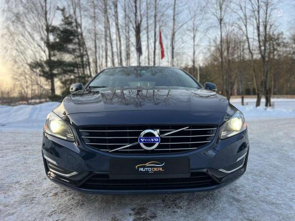 Blue Volvo V60 2014 in Kazlu Ruda, with an engine capacity of 2.40 L and mileage of 250 thousand km for 6999 €, photo 5 on AUTOMOTO.COM.LV