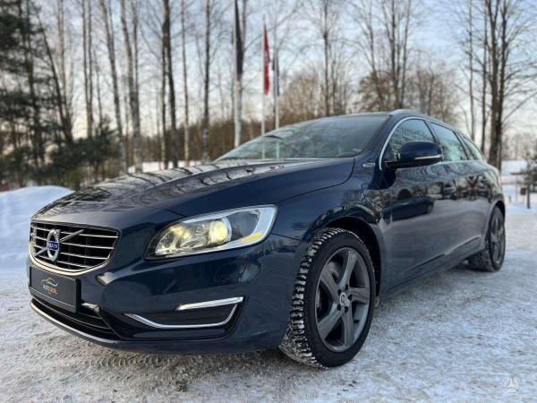 Blue Volvo V60 2014 in Kazlu Ruda, with an engine capacity of 2.40 L and mileage of 250 thousand km for 6999 €, photo 7 on AUTOMOTO.COM.LV