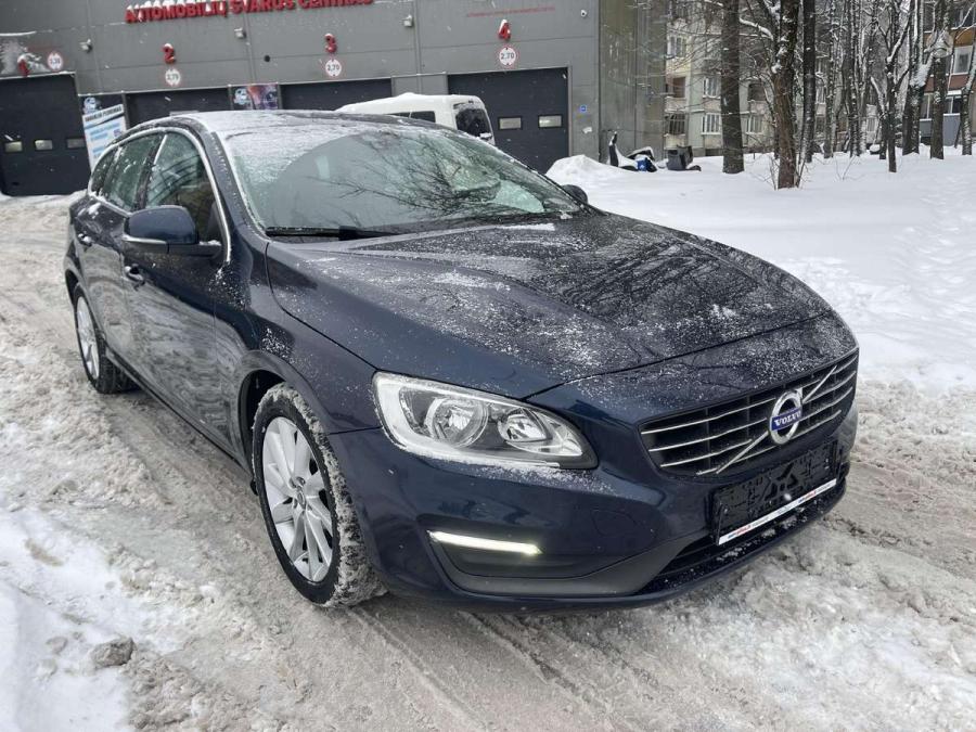 Blue Volvo V60 2014 in Kaunas, with an engine capacity of 1.56 L and mileage of 277 thousand km for 5800 €, photo 1 on AUTOMOTO.COM.LV