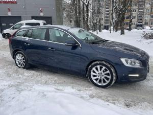 Blue Volvo V60 2014 in Kaunas, with an engine capacity of 1.56 L and mileage of 277 thousand km for 5800 €, photo 3 on AUTOMOTO.COM.LV