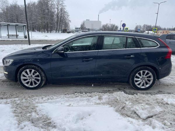 Zils Volvo V60 2014 Kauņa, ar dzinēja tilpumu 1.56 L un nobraukumu 277 tūkst. km par 5800 €, foto 8 vietnē AUTOMOTO.COM.LV