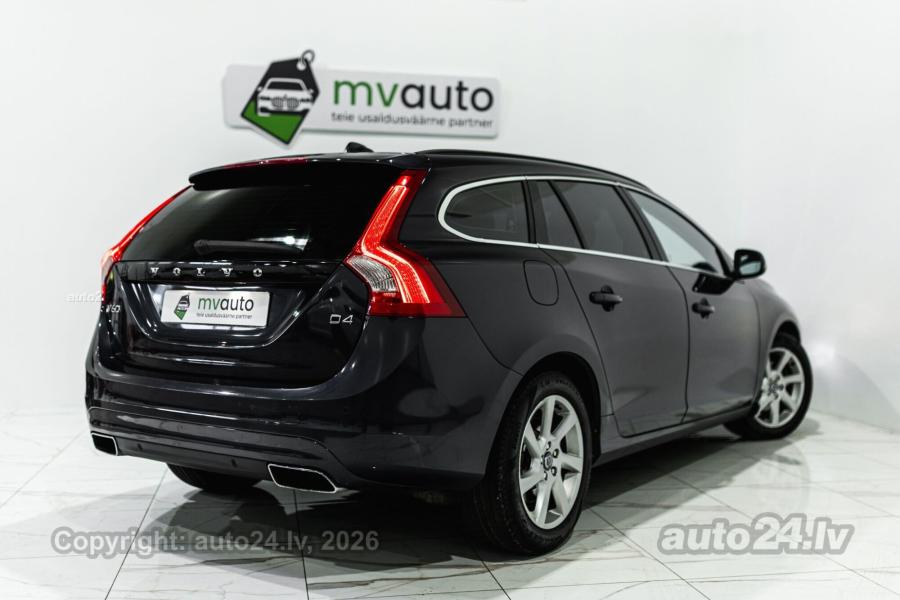 Blue Volvo V60 2014 in Tallinn, with an engine capacity of 2.00 L and mileage of 275 thousand km for 7500 €, photo 9 on AUTOMOTO.COM.LV