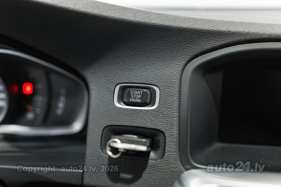 Blue Volvo V60 2014 in Tallinn, with an engine capacity of 2.00 L and mileage of 275 thousand km for 7500 €, photo 22 on AUTOMOTO.COM.LV