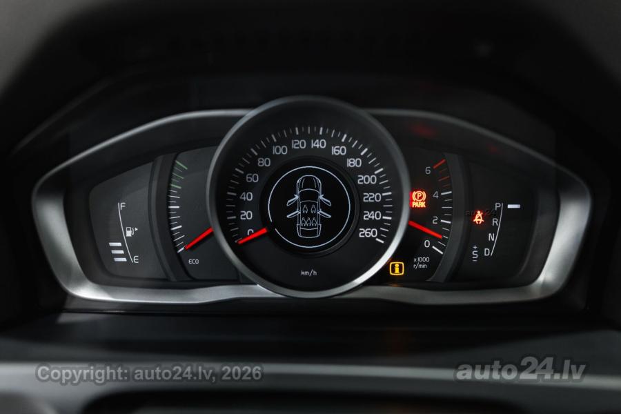 Blue Volvo V60 2014 in Tallinn, with an engine capacity of 2.00 L and mileage of 275 thousand km for 7500 €, photo 23 on AUTOMOTO.COM.LV