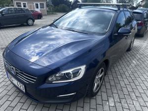 Blue Volvo V60 2014 in Riga, with an engine capacity of 2.00 L and mileage of 263 thousand km for 8900 €, photo 3 on AUTOMOTO.COM.LV