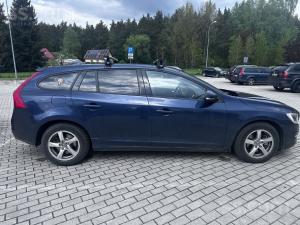 Blue Volvo V60 2014 in Riga, with an engine capacity of 2.00 L and mileage of 263 thousand km for 8900 €, photo 5 on AUTOMOTO.COM.LV