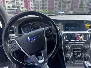 Blue Volvo V60 2014 in Riga, with an engine capacity of 2.00 L and mileage of 263 thousand km for 8900 €, photo 6 on AUTOMOTO.COM.LV
