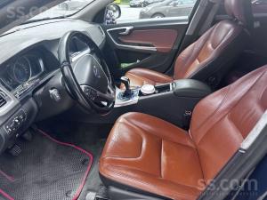Blue Volvo V60 2014 in Riga, with an engine capacity of 2.00 L and mileage of 263 thousand km for 8900 €, photo 10 on AUTOMOTO.COM.LV