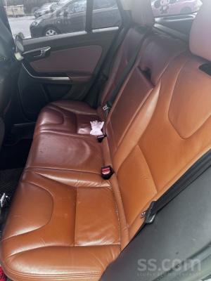 Blue Volvo V60 2014 in Riga, with an engine capacity of 2.00 L and mileage of 263 thousand km for 8900 €, photo 11 on AUTOMOTO.COM.LV