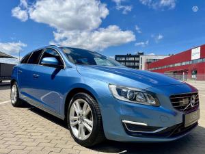 Zils Volvo V60 2014 Kauņa, ar dzinēja tilpumu 2.40 L un nobraukumu 264 tūkst. km par 7390 €, foto  vietnē AUTOMOTO.COM.LV