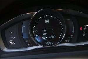 Blue Volvo V60 2014 in Riga, with an engine capacity of 2.40 L and mileage of 295 thousand km for 6490 €, photo 19 on AUTOMOTO.COM.LV