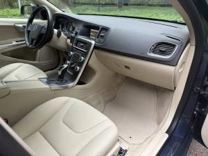 Blue Volvo V60 2014 in Riga, with an engine capacity of 2.00 L and mileage of 187 thousand km for 4600 €, photo 10 on AUTOMOTO.COM.LV