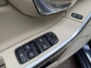Blue Volvo V60 2014 in Riga, with an engine capacity of 2.00 L and mileage of 187 thousand km for 4600 €, photo 14 on AUTOMOTO.COM.LV