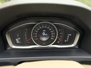 Blue Volvo V60 2014 in Riga, with an engine capacity of 2.00 L and mileage of 187 thousand km for 4600 €, photo 15 on AUTOMOTO.COM.LV