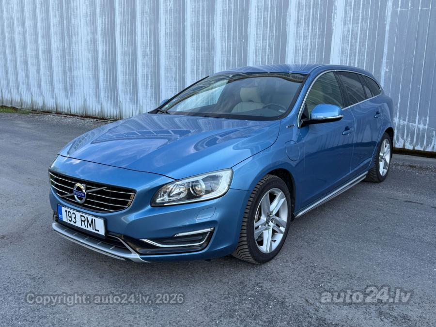 Zils Volvo V60 2014 Paide, ar dzinēja tilpumu 2.40 L un nobraukumu 218 tūkst. km par 7990 €, foto 1 vietnē AUTOMOTO.COM.LV