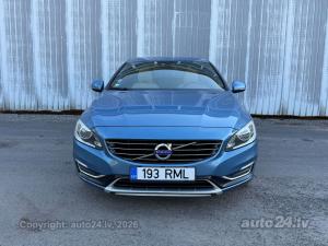 Zils Volvo V60 2014 Paide, ar dzinēja tilpumu 2.40 L un nobraukumu 218 tūkst. km par 7990 €, foto 4 vietnē AUTOMOTO.COM.LV