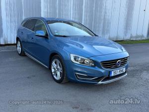 Zils Volvo V60 2014 Paide, ar dzinēja tilpumu 2.40 L un nobraukumu 218 tūkst. km par 7990 €, foto 5 vietnē AUTOMOTO.COM.LV