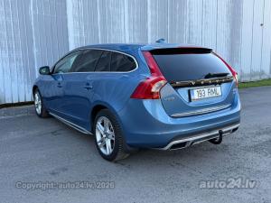 Zils Volvo V60 2014 Paide, ar dzinēja tilpumu 2.40 L un nobraukumu 218 tūkst. km par 7990 €, foto 6 vietnē AUTOMOTO.COM.LV