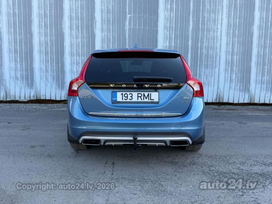 Zils Volvo V60 2014 Paide, ar dzinēja tilpumu 2.40 L un nobraukumu 218 tūkst. km par 7990 €, foto 8 vietnē AUTOMOTO.COM.LV
