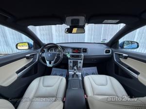 Zils Volvo V60 2014 Paide, ar dzinēja tilpumu 2.40 L un nobraukumu 218 tūkst. km par 7990 €, foto 10 vietnē AUTOMOTO.COM.LV