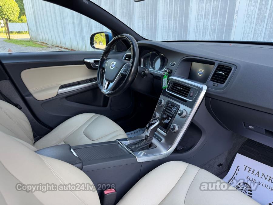 Zils Volvo V60 2014 Paide, ar dzinēja tilpumu 2.40 L un nobraukumu 218 tūkst. km par 7990 €, foto 11 vietnē AUTOMOTO.COM.LV
