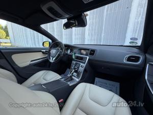 Zils Volvo V60 2014 Paide, ar dzinēja tilpumu 2.40 L un nobraukumu 218 tūkst. km par 7990 €, foto 12 vietnē AUTOMOTO.COM.LV
